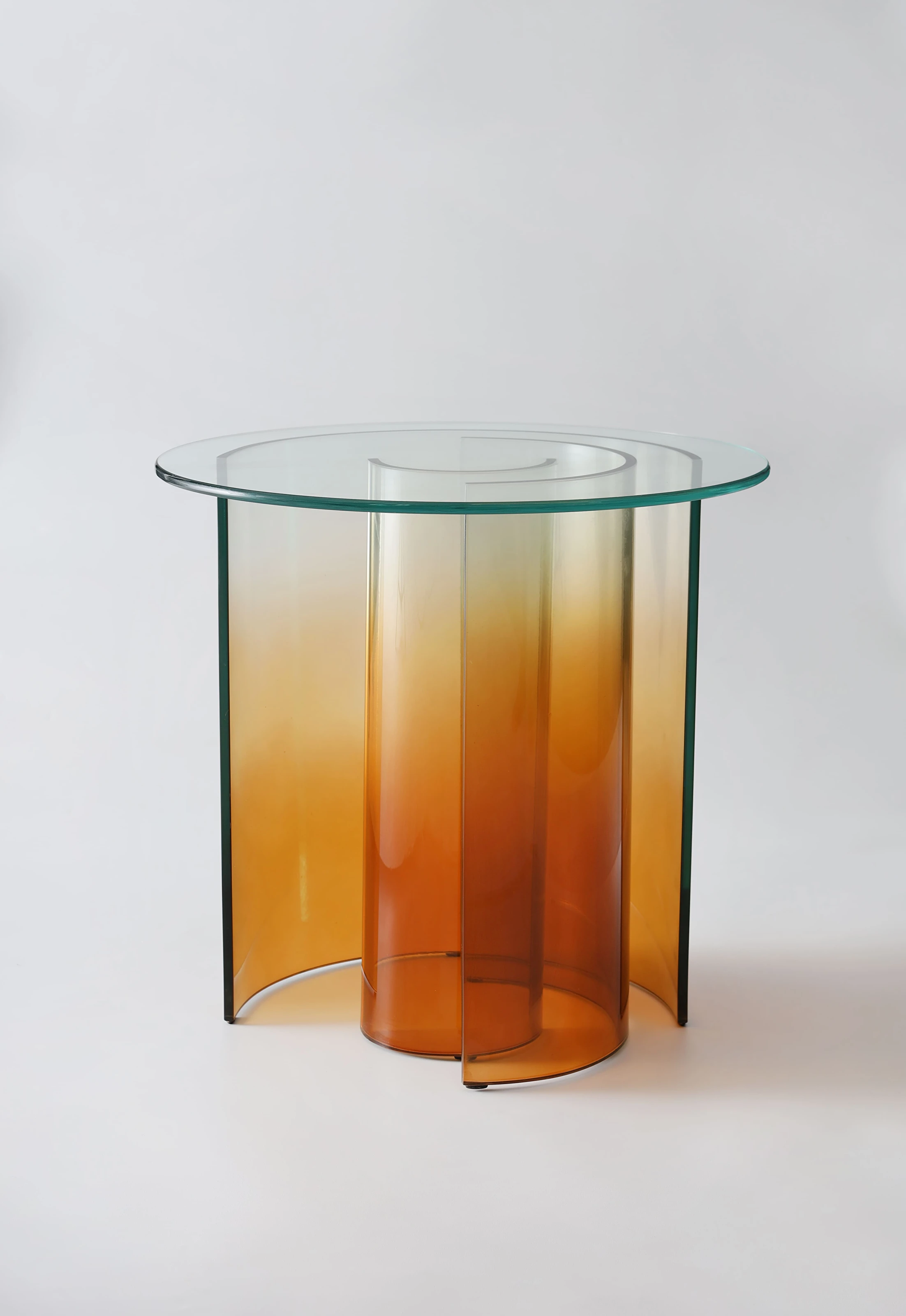 Mesa lateral Arc | Leo Vairo + Renato Japi para Glass11 | Boobam